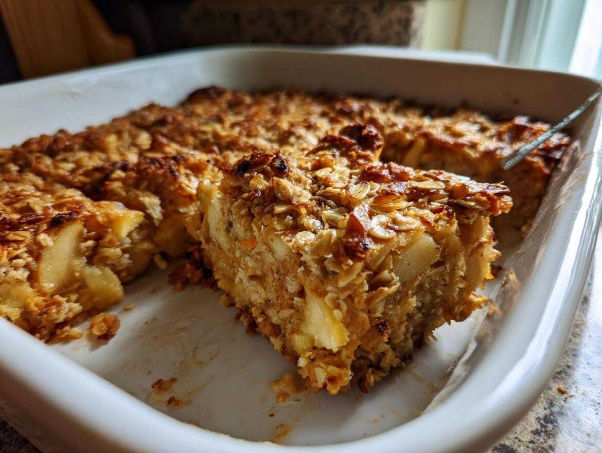 Amazing 30-min apple cinnamon oatmeal bake - Forkful Heaven